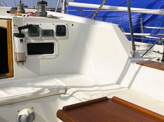 1982 C&C Landfall 35 | Ocean Yacht Sales